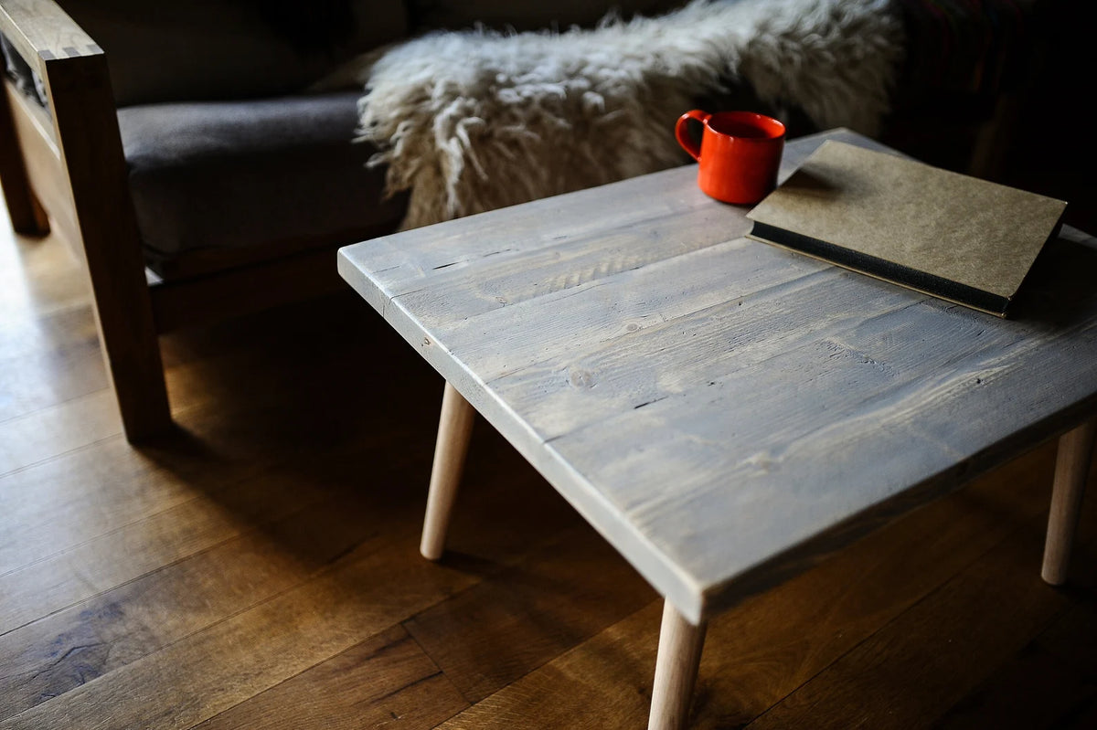 Coffee tables vs. bedside tables: what's the difference? — 7MAGOKfurniture